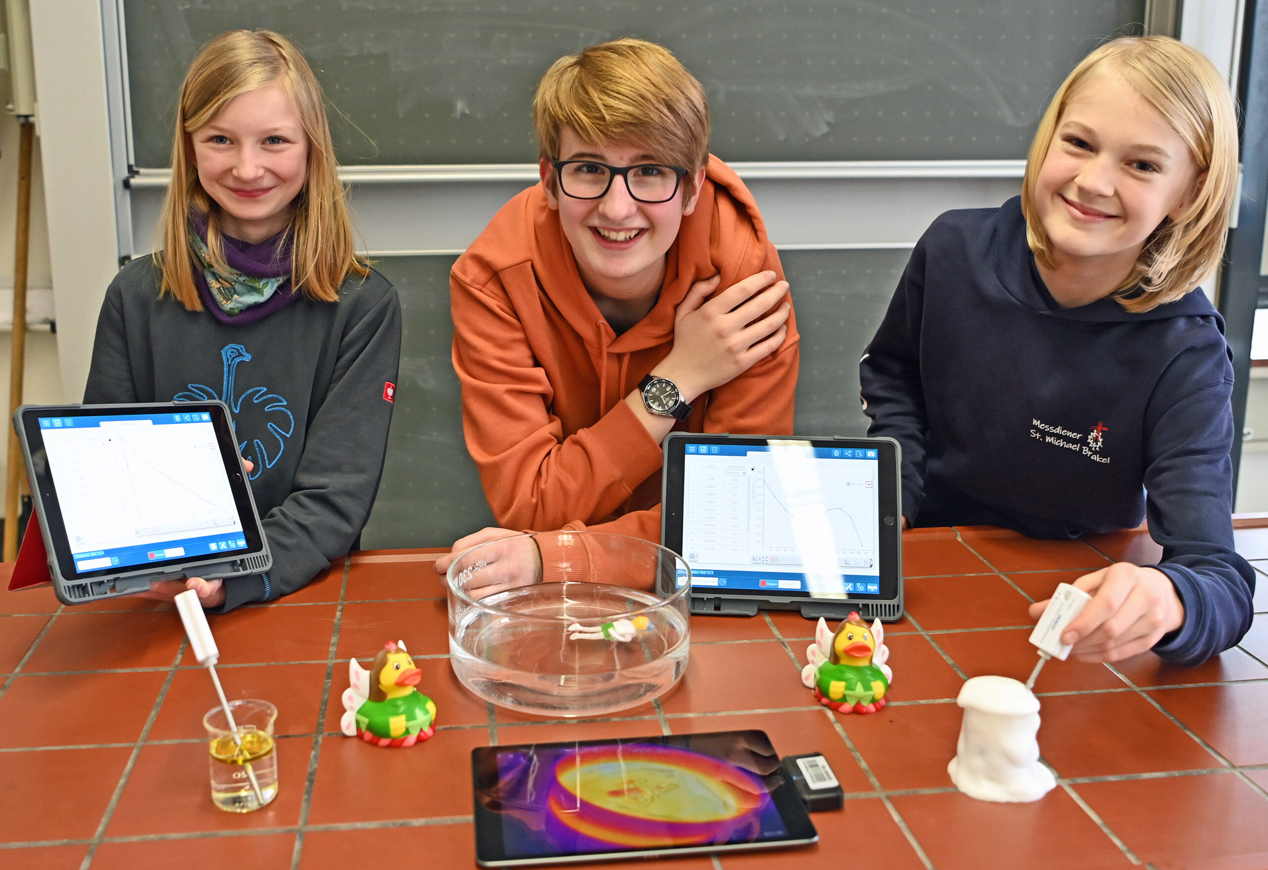 "Schüler experimentieren" 2024: "Schaum isoliert richtig gut, wenn er ...